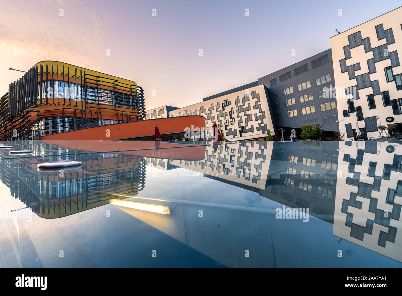 Campus wu wien wirtschaftsuniversität -Fotos und -Bildmaterial in hoher ...