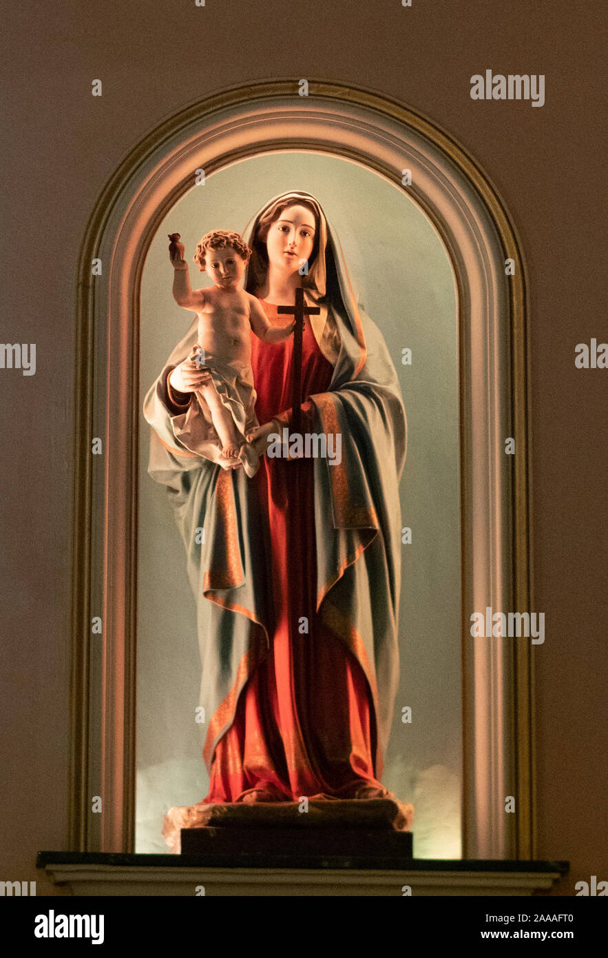 Goldstatue von jungfrau maria -Fotos und -Bildmaterial in hoher Auflösung - Seite 3 - Alamy