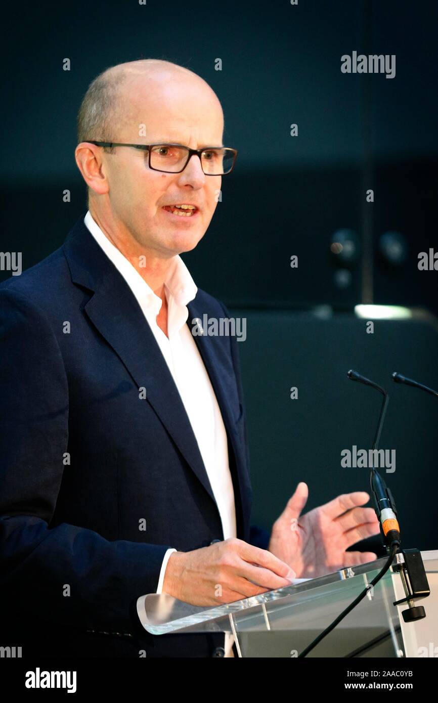 Jeremy fleming -Fotos und -Bildmaterial in hoher Auflösung – Alamy