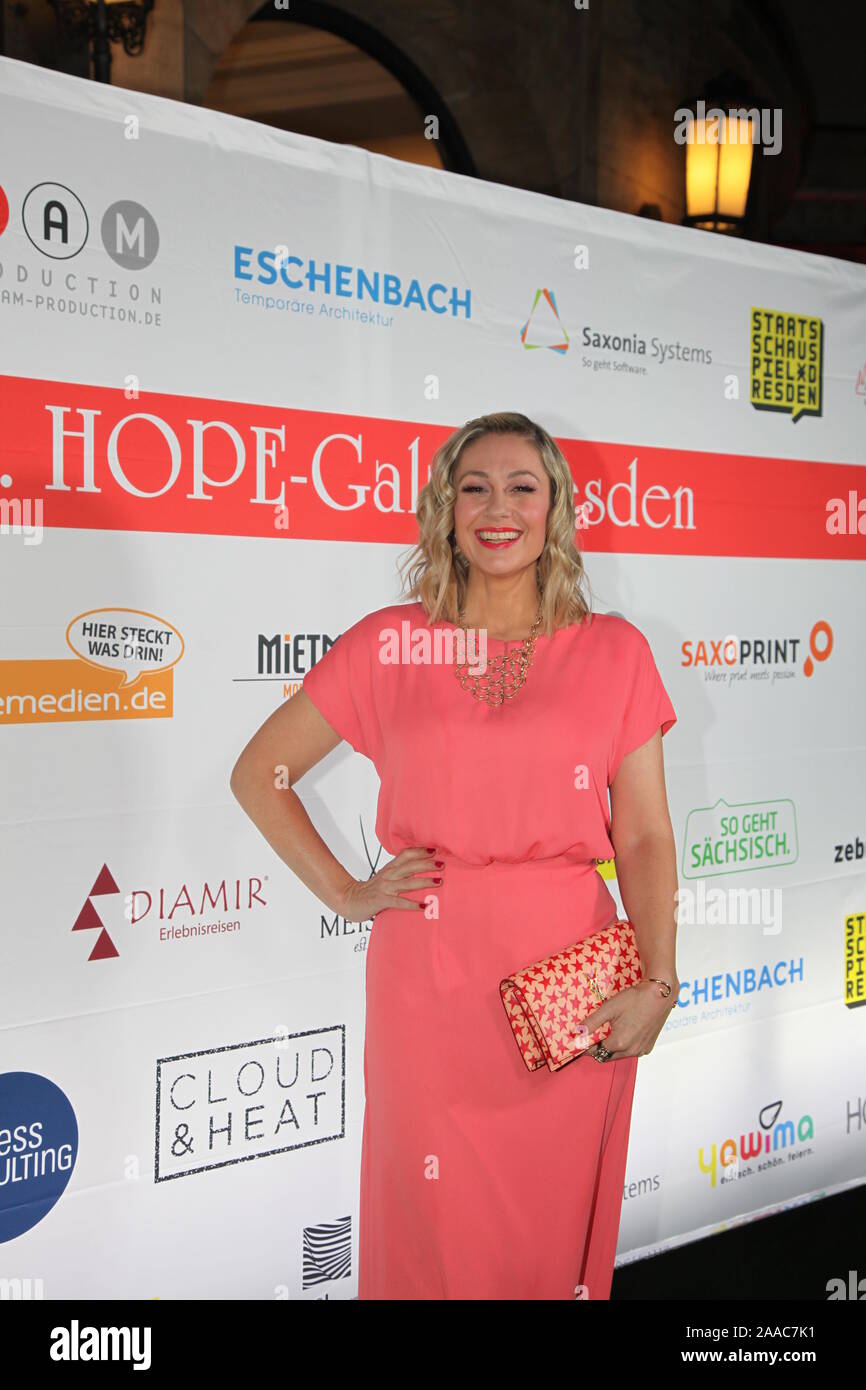 Ruth Moschner bei der 14. Hoffe Gala im Schauspielhaus. Dresden, 16.11. ...