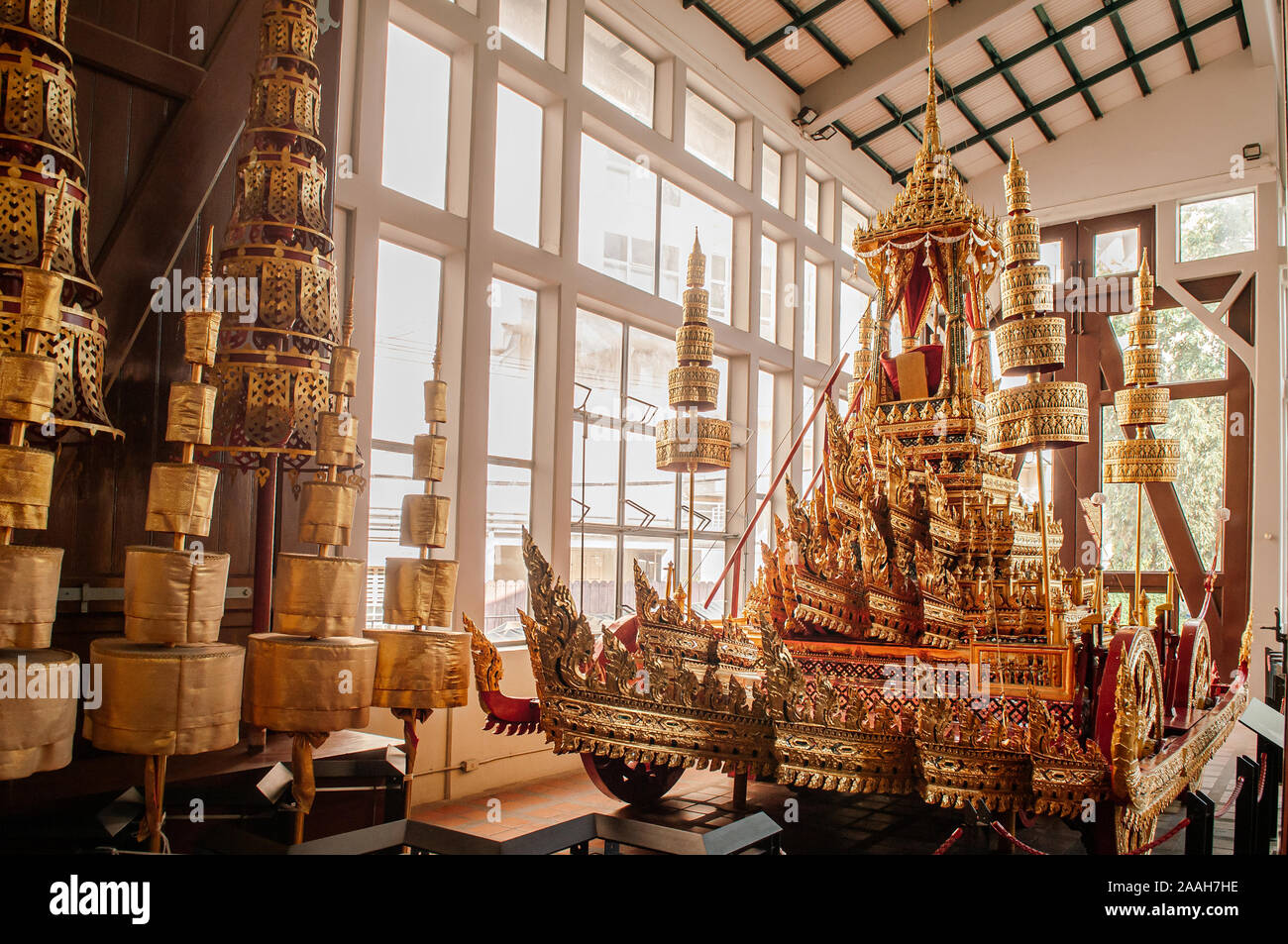 König rama ix beerdigung -Fotos und -Bildmaterial in hoher Auflösung ...