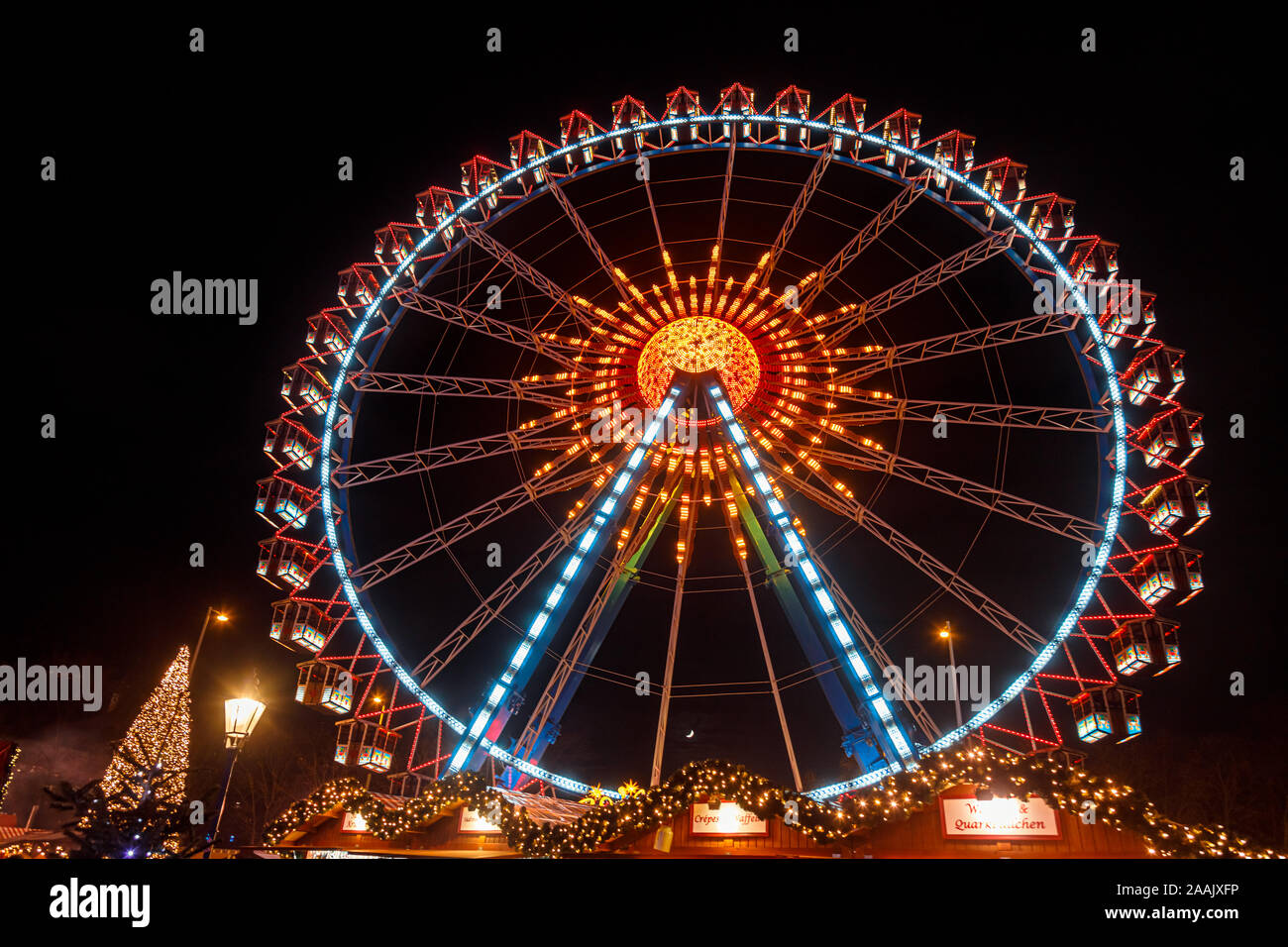Berliner Weihnachtsmarkt Riesenrad Stockfotos und -bilder Kaufen - Alamy