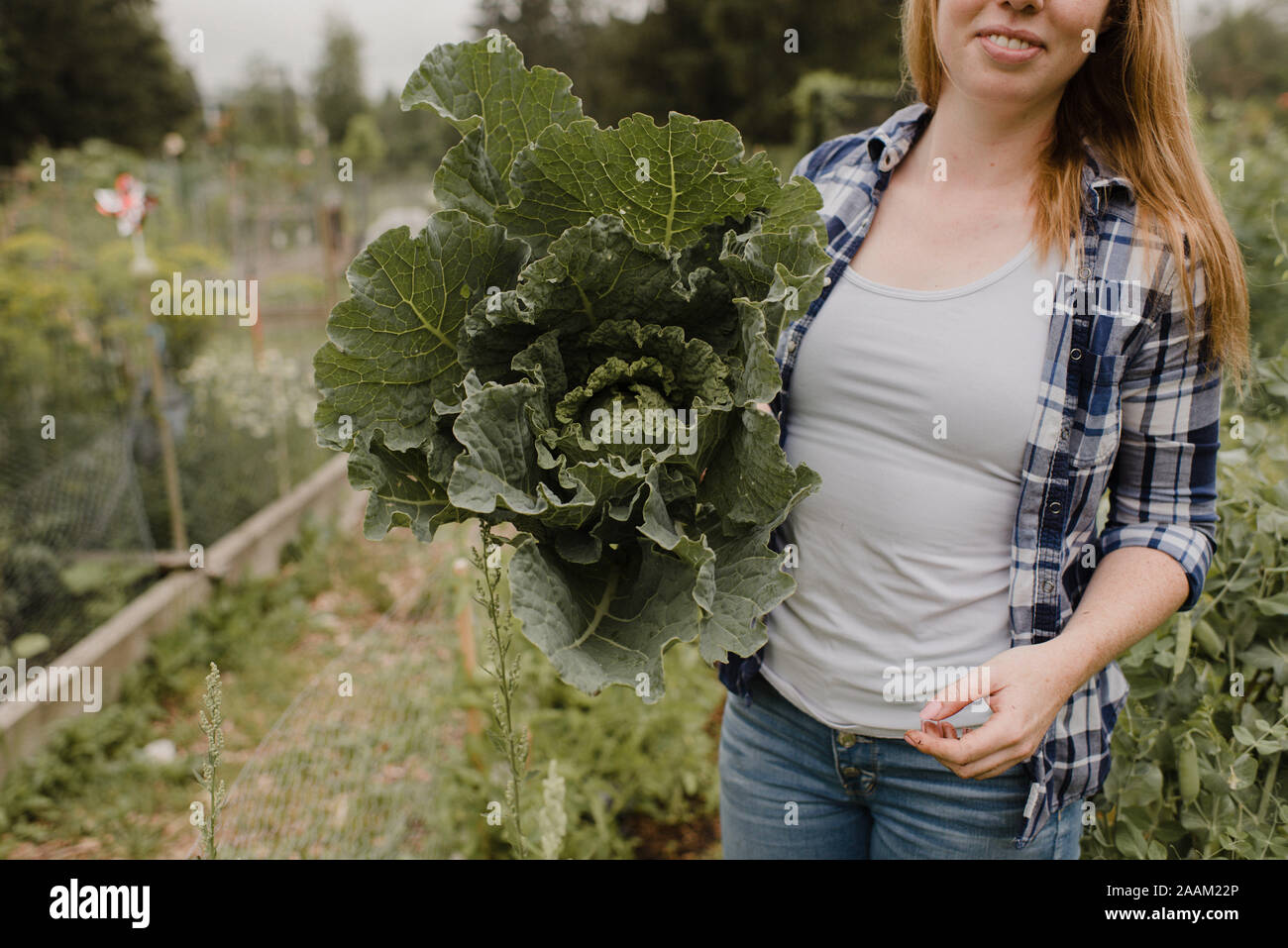 Kohl tragen -Fotos und -Bildmaterial in hoher Auflösung – Alamy