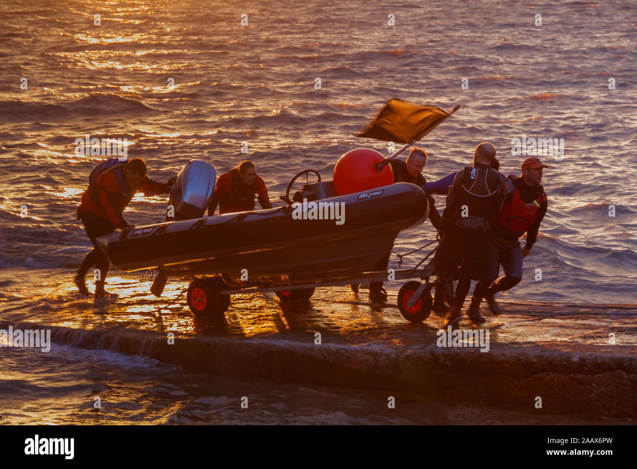 Reflection rescue -Fotos und -Bildmaterial in hoher Auflösung – Alamy