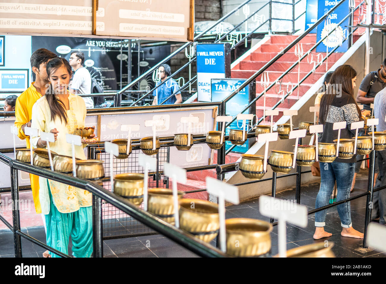 Shiva anbetung -Fotos und -Bildmaterial in hoher Auflösung – Alamy