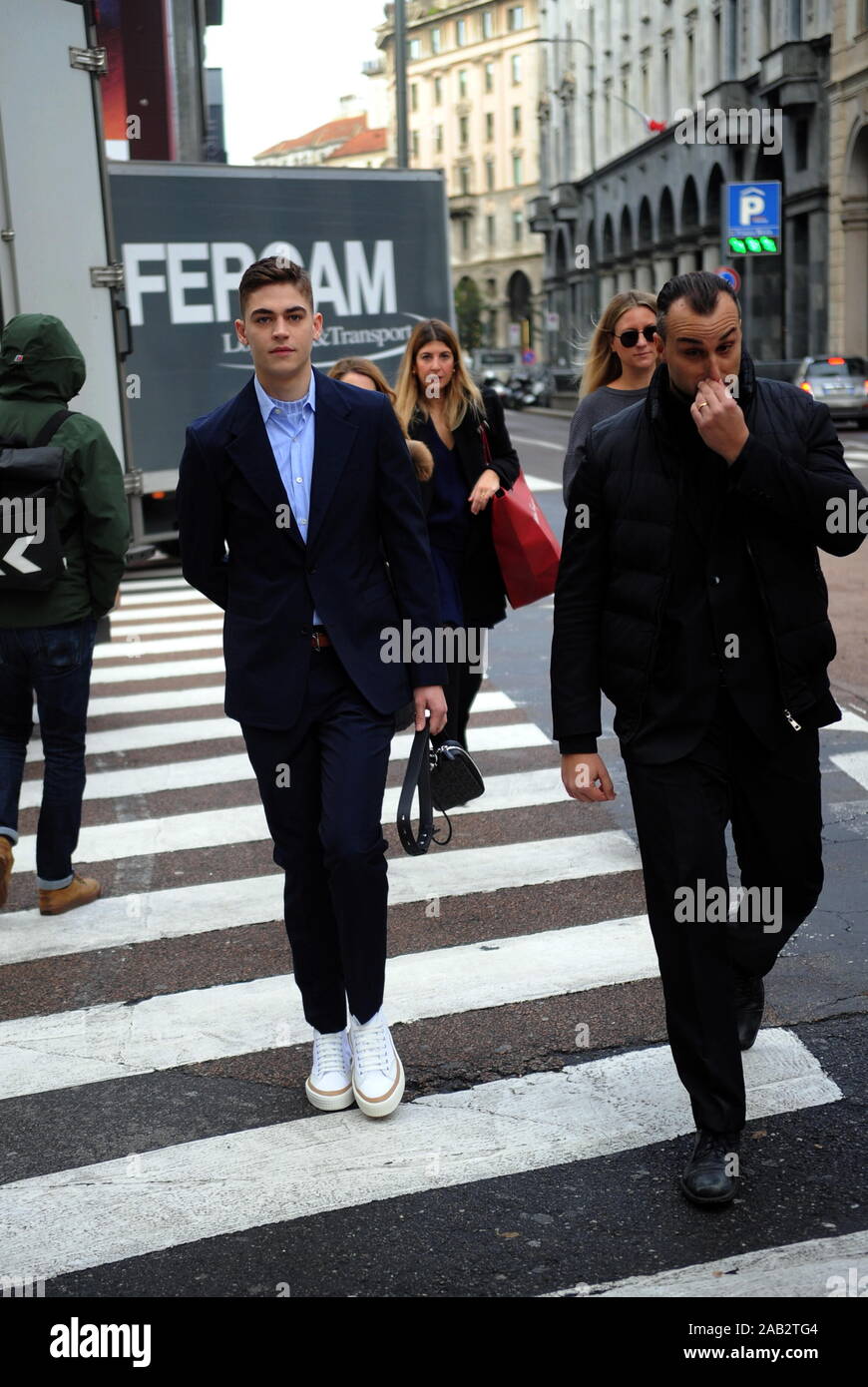 Mailand, Hero Fiennes Tiffin im Zentrum Hero Fiennes Tiffin, 22-jährige ...