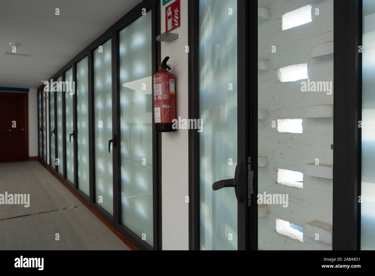 Hotel corridor design -Fotos und -Bildmaterial in hoher Auflösung – Alamy