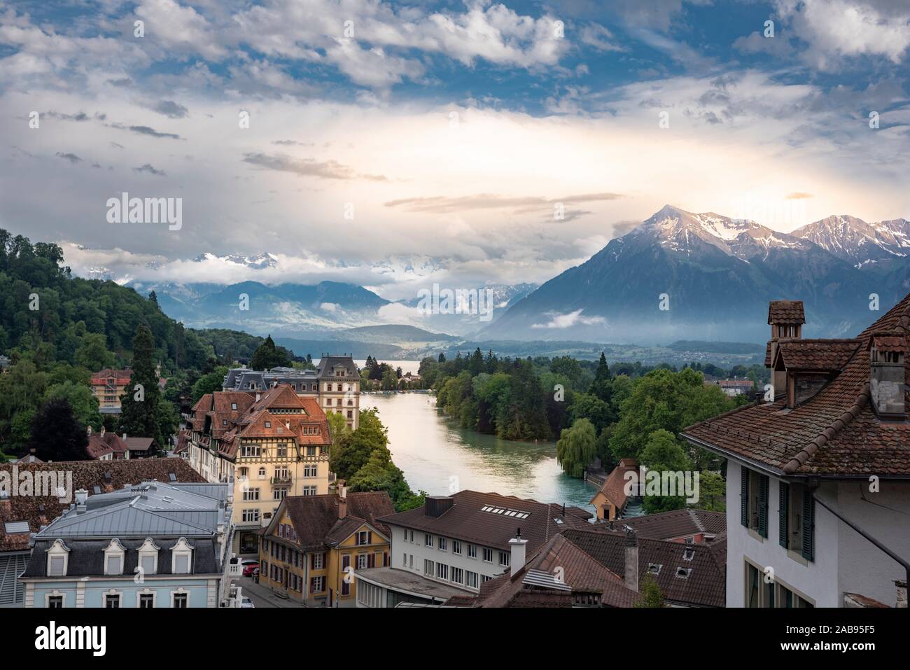 Altstadt thun schloss thun -Fotos und -Bildmaterial in hoher Auflösung ...
