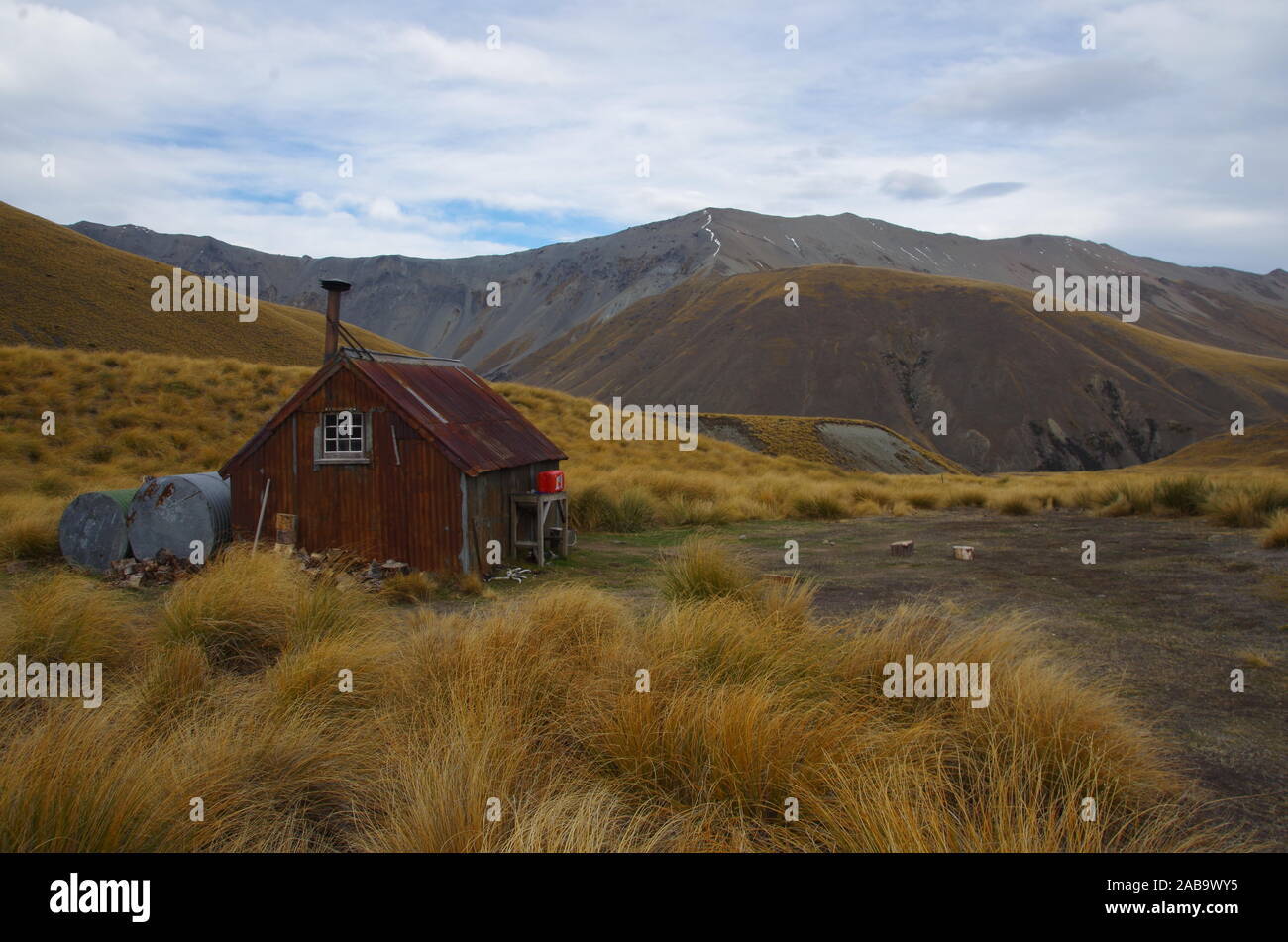 Camp Stream Hut. Te Araroa Trail. Zwei Daumen verfolgen. Te Kahui ...