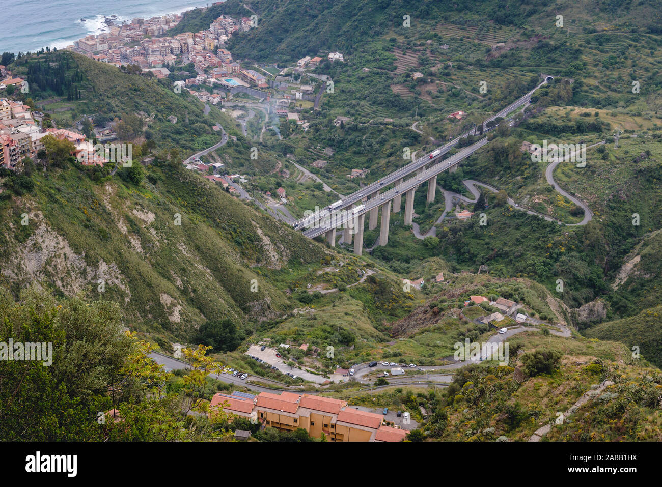 Motorway sicily italy -Fotos und -Bildmaterial in hoher Auflösung – Alamy