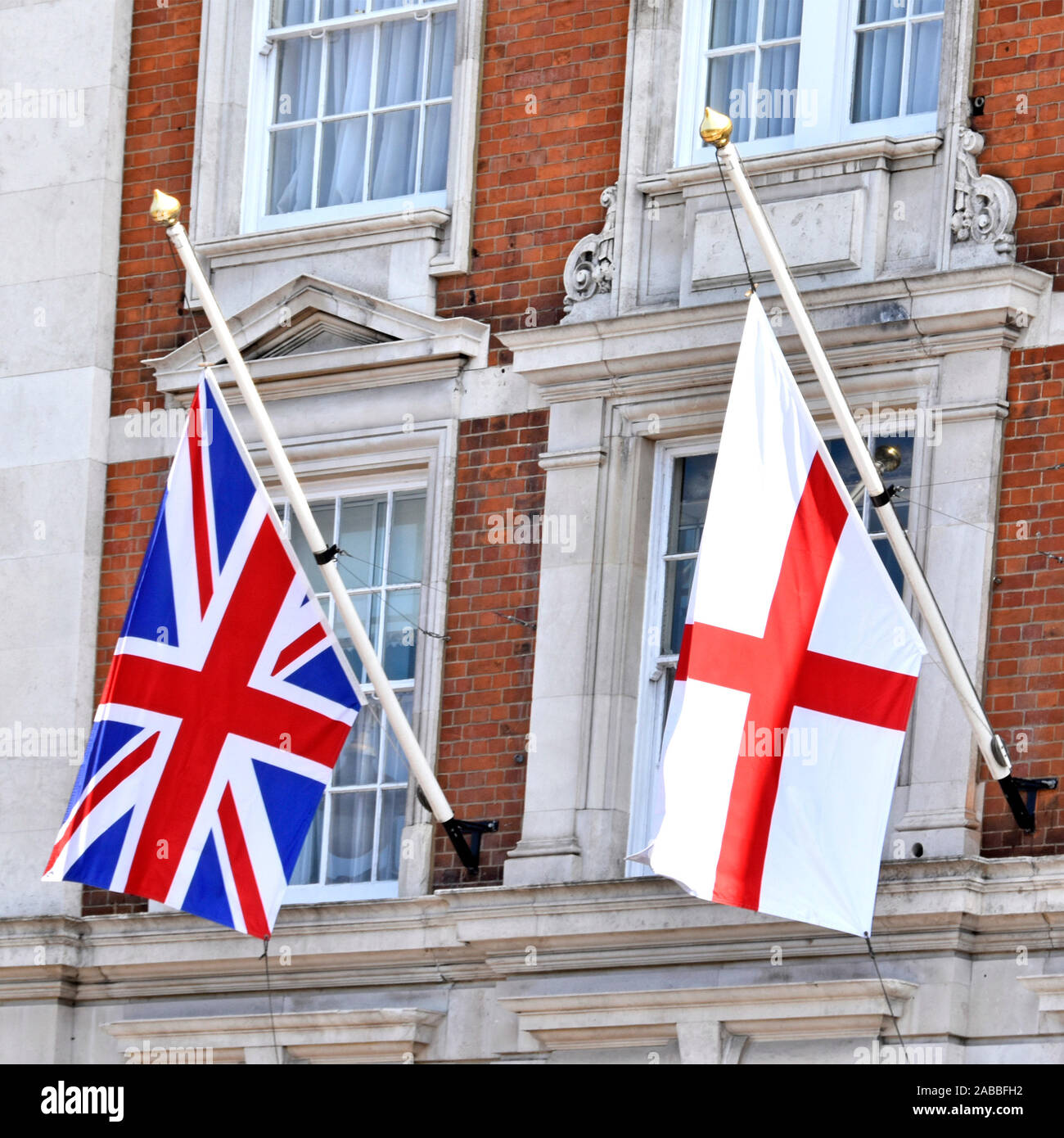 Blaue flagge anzeigen -Fotos und -Bildmaterial in hoher Auflösung – Alamy
