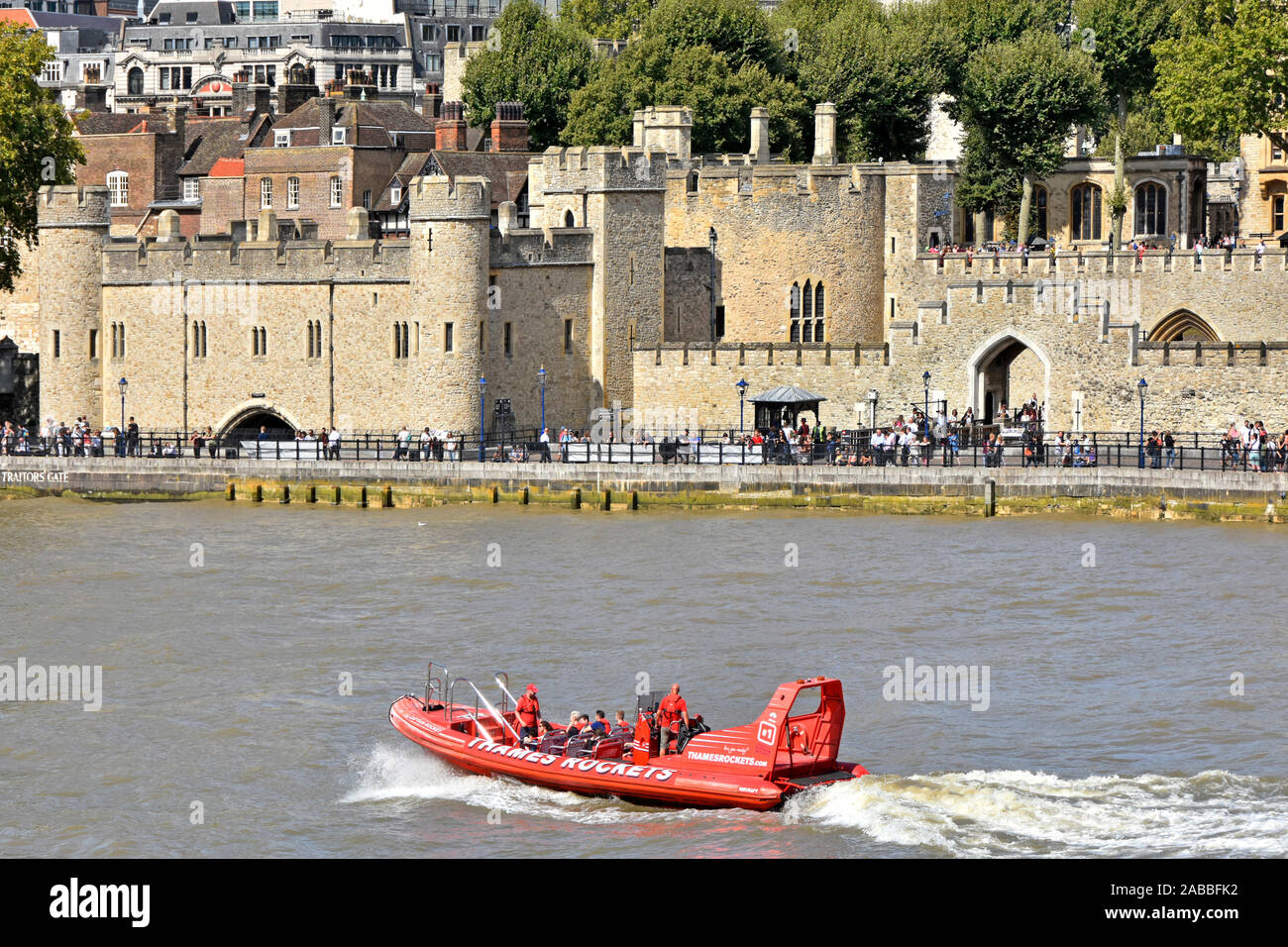 Schnellboot Auf Der Themse Stockfotos und -bilder Kaufen - Alamy