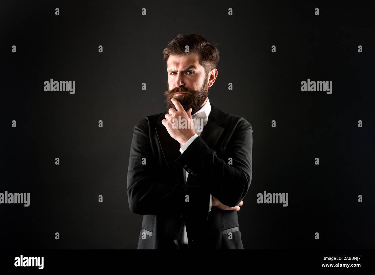 Der Bart Trend wird nie wirklich weg sein. Ernst Bräutigam touch Bart ...