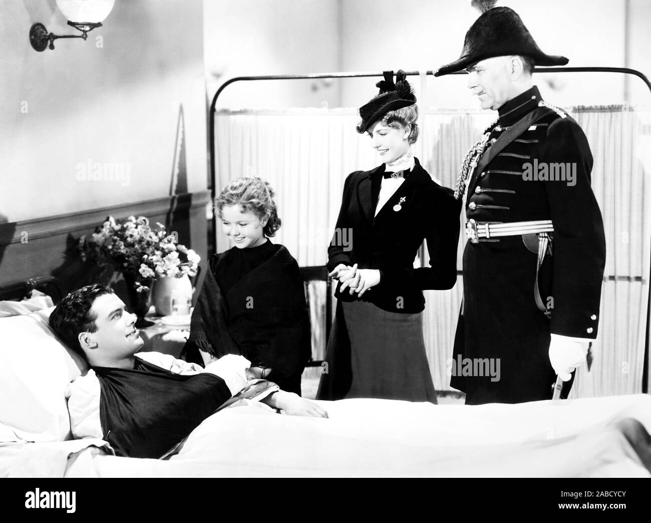 Die kleine Prinzessin, von links, Richard Greene, Shirley Temple, Anita ...