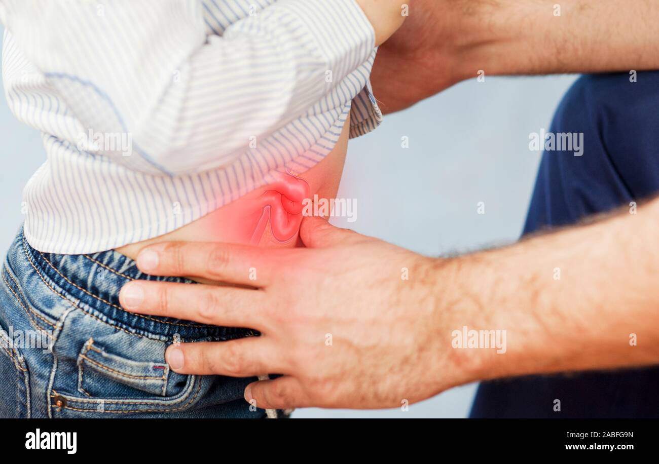 Bauchnabel kind -Fotos und -Bildmaterial in hoher Auflösung – Alamy