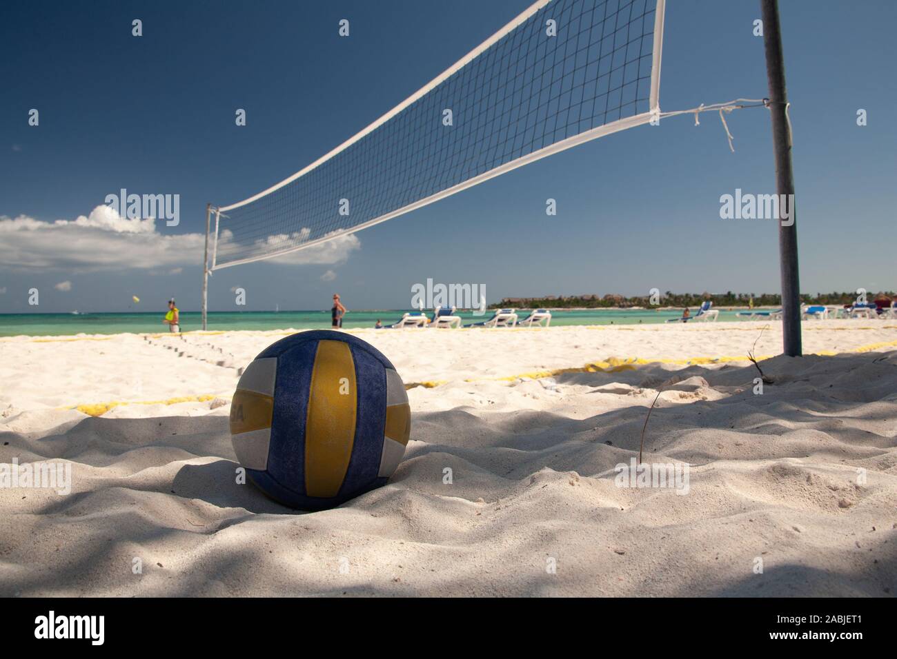 Beach volleyball ball -Fotos und -Bildmaterial in hoher Auflösung – Alamy
