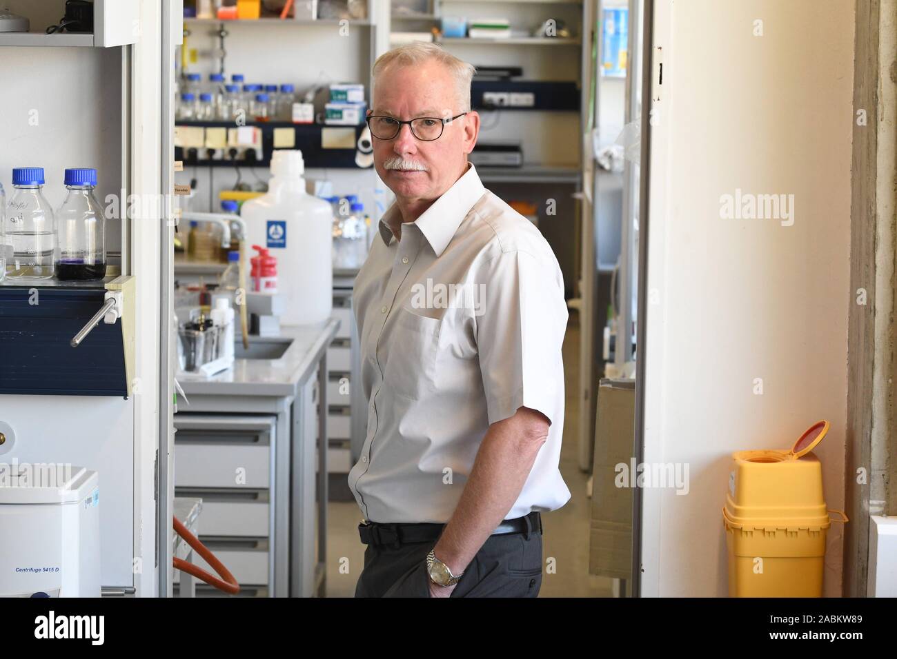 Prof. Dr. Ulrich Hartl, Direktor am Max-Planck-Institut für Biochemie ...