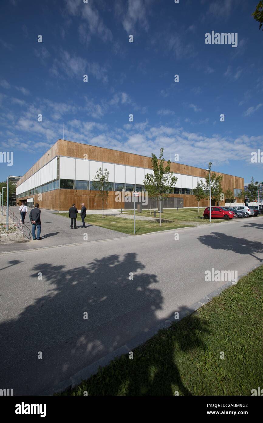 Auf dem tu campus in garching -Fotos und -Bildmaterial in hoher ...