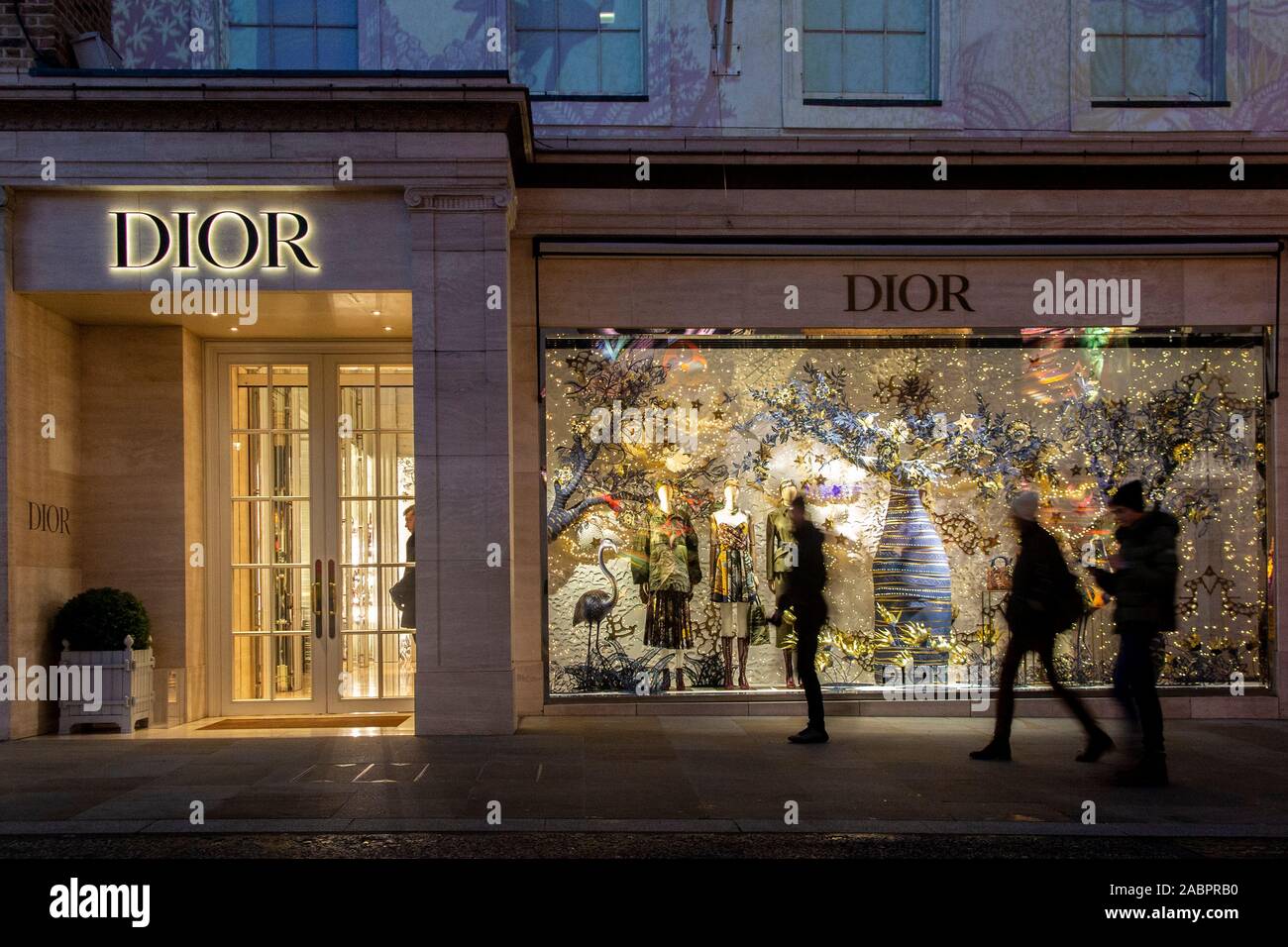 Dior store bond street london -Fotos und -Bildmaterial in hoher ...