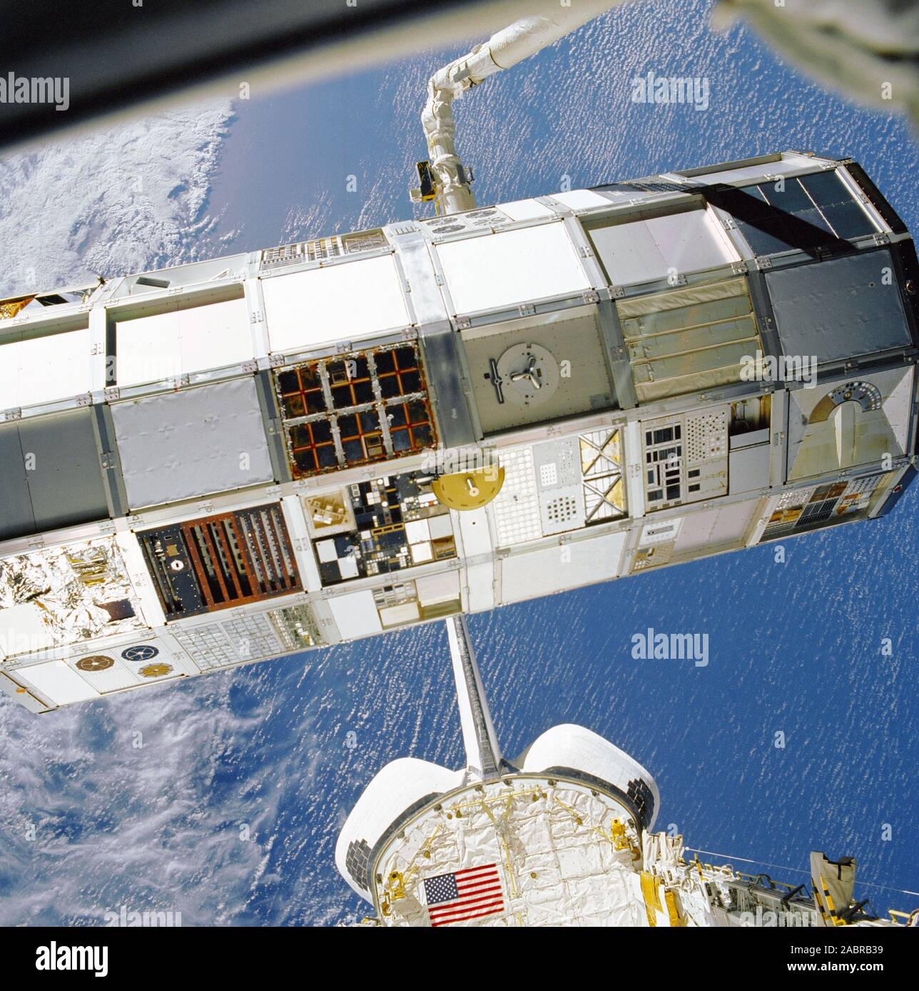 (12 Jan 1990)------- Space Shuttle Columbia Kanadisches - integrierte ...