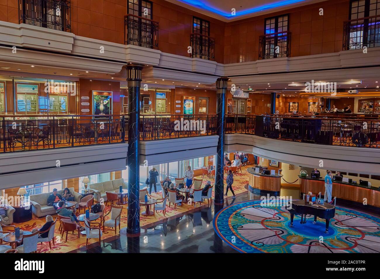 An Bord der Norwegian Spirit Kreuzfahrtschiff auf einem der Shopping ...