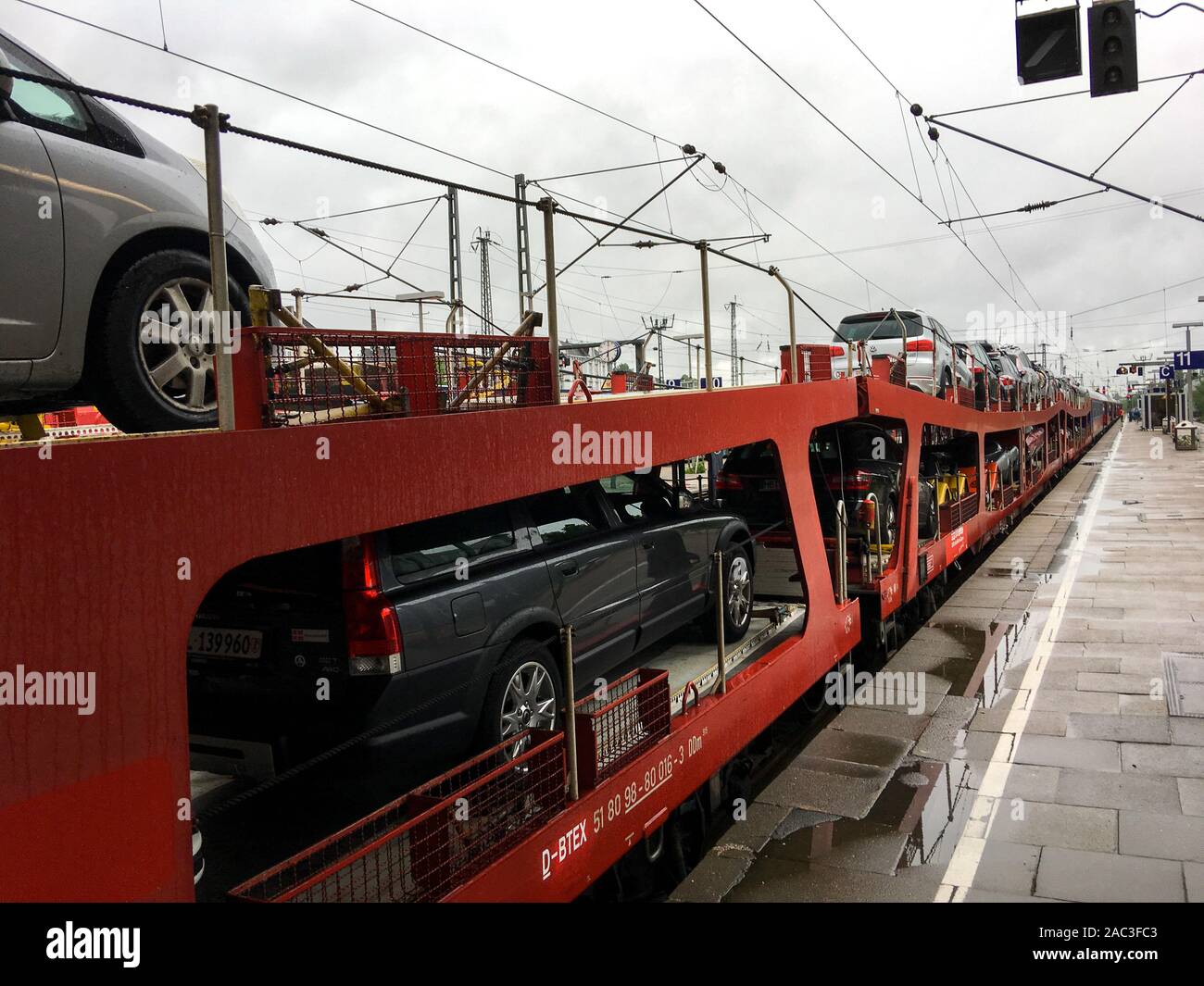 Hamburg altona station -Fotos und -Bildmaterial in hoher Auflösung – Alamy