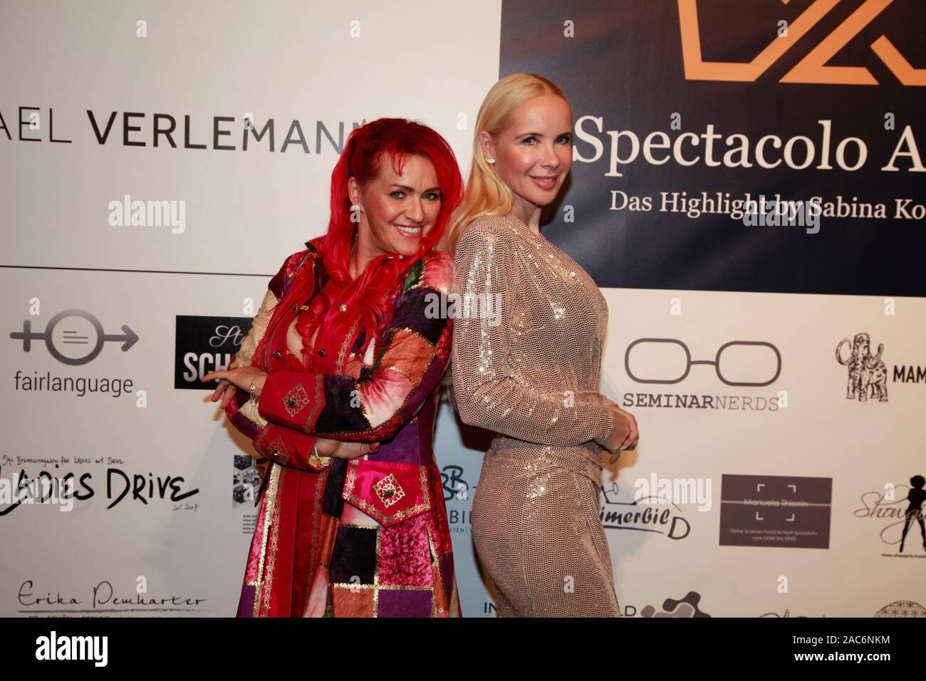 Sabrina Lange und Sylvia Leifheit bei der Charity Gala-SK-WelcomeHome ...