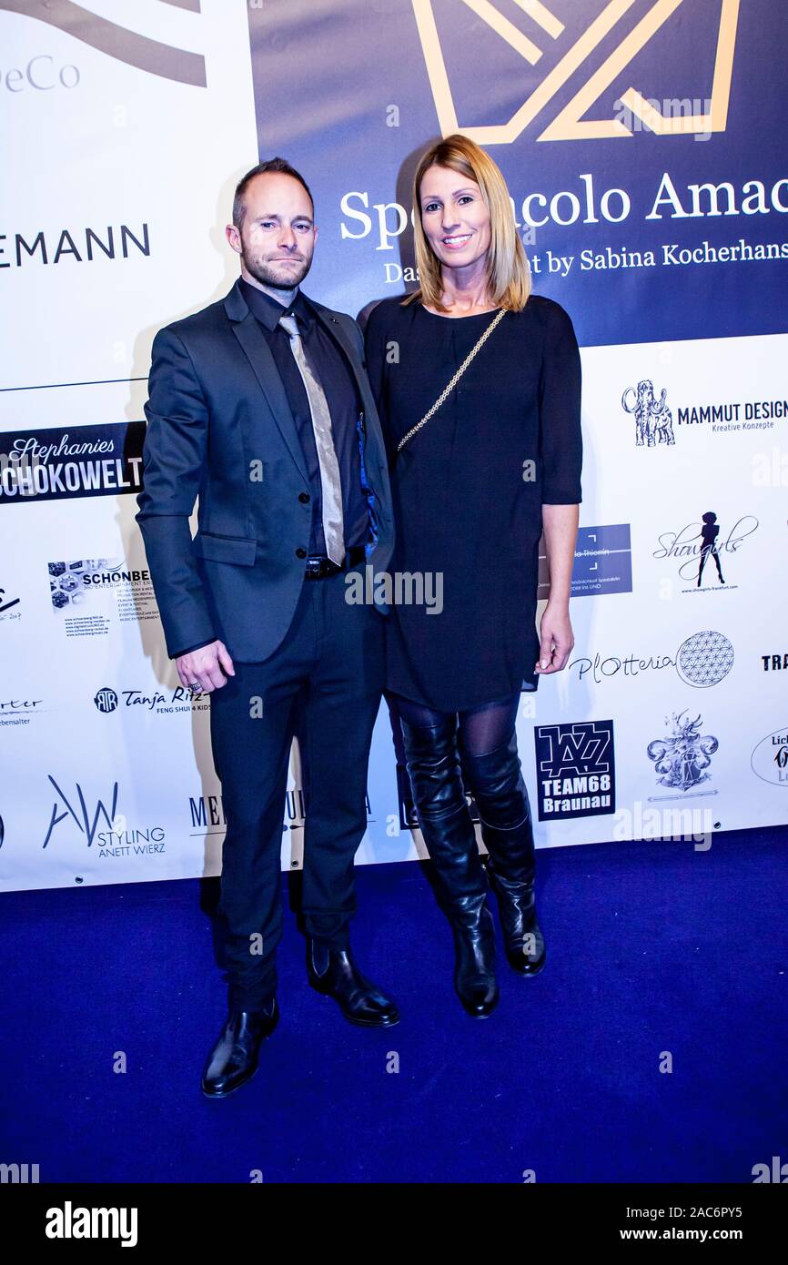 Balian Buschbaum mit Partnerin bei der Charity Gala-SK-WelcomeHome in ...