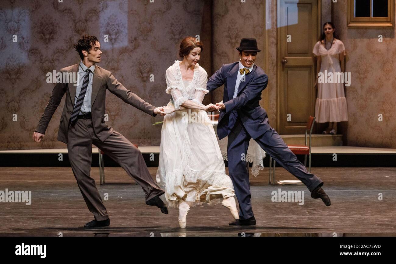 29 November 2019, Hamburg: Exklusiv - die Tänzer Felix Paquet (L-R ...