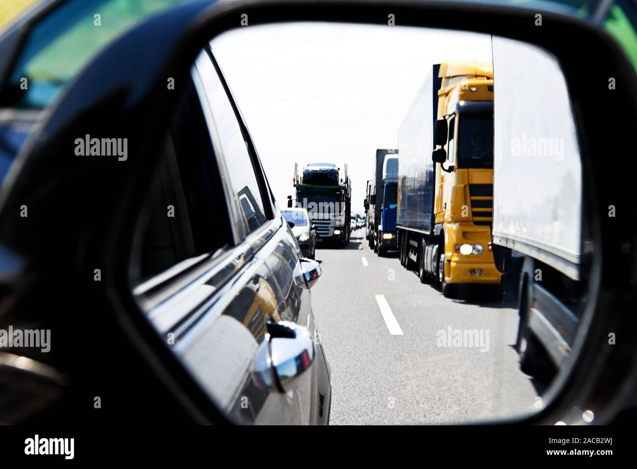 Truck motorway -Fotos und -Bildmaterial in hoher Auflösung – Alamy