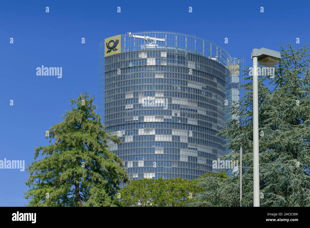 Post Tower, der Konzernzentrale der Deutsche Post DHL Charles-de-Gaulle ...