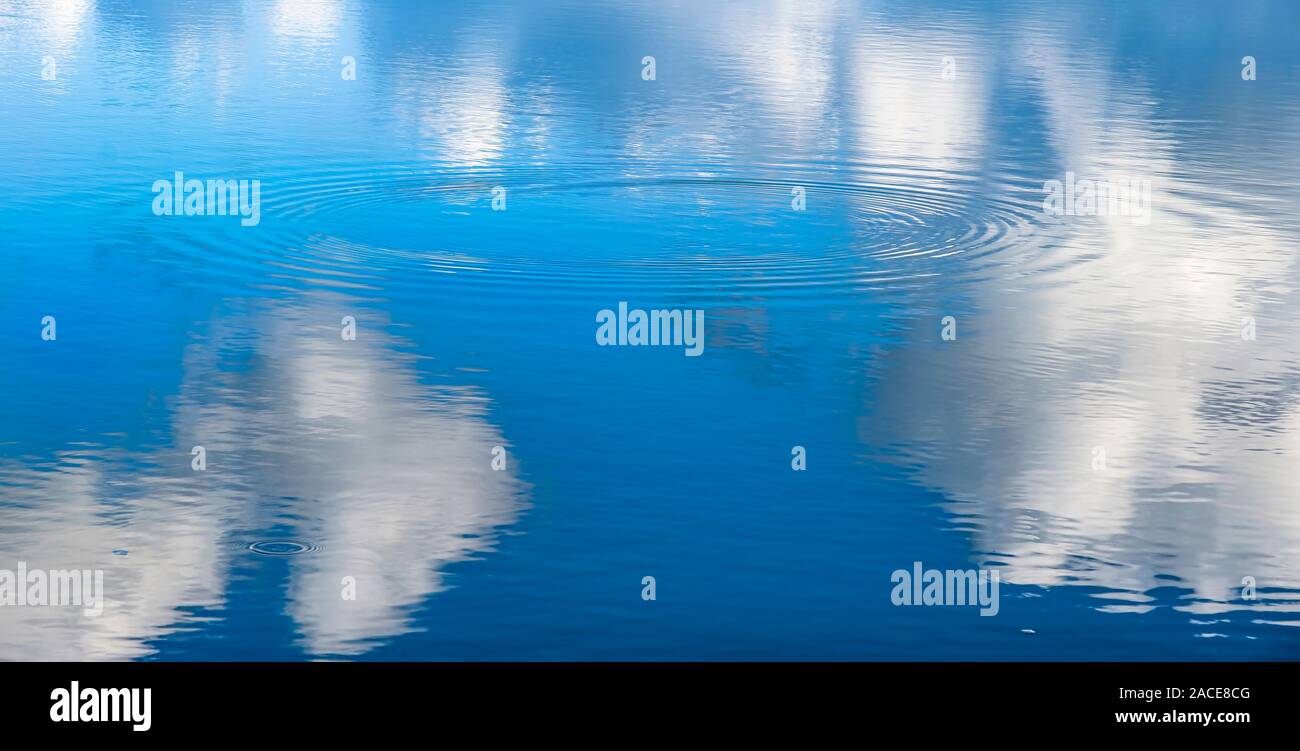 Wellige wolken -Fotos und -Bildmaterial in hoher Auflösung – Alamy
