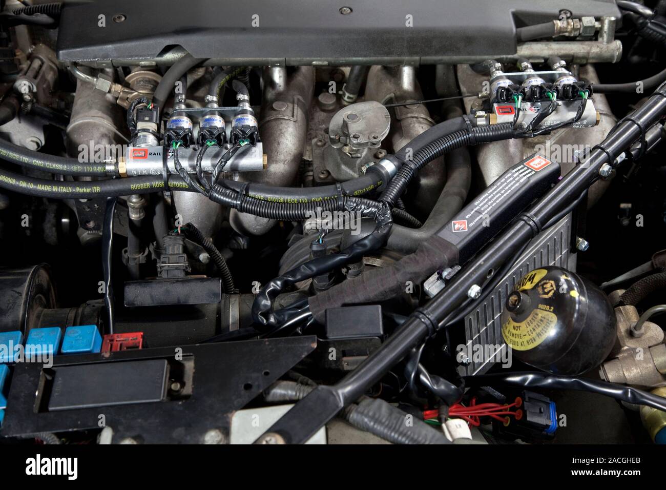 Liquefied Petroleum Gas motor Umbau. Dieses Auto Motor umgebaut auf ...