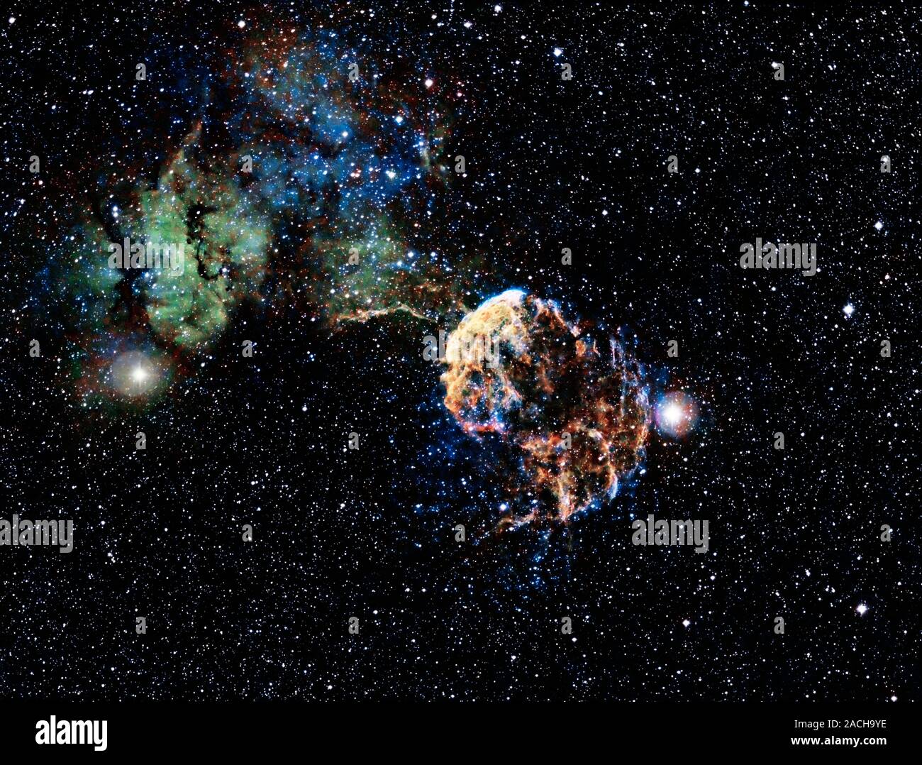 Quallen nebula (IC 443, Mitte). Dies ist der Überrest einer Supernova ...