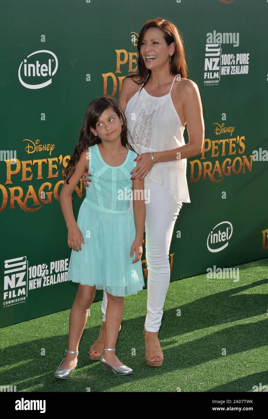 Constance marie and luna marie katich -Fotos und -Bildmaterial in hoher ...