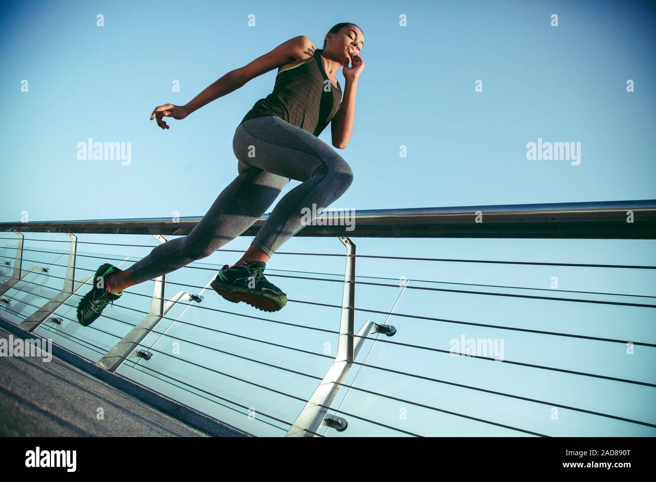Female athlete hot -Fotos und -Bildmaterial in hoher Auflösung – Alamy