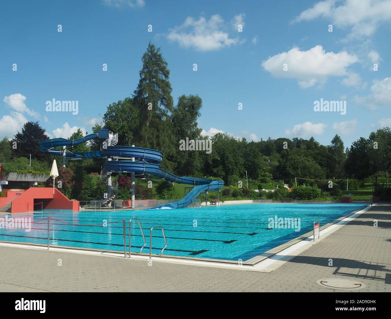 Pool slide -Fotos und -Bildmaterial in hoher Auflösung – Alamy