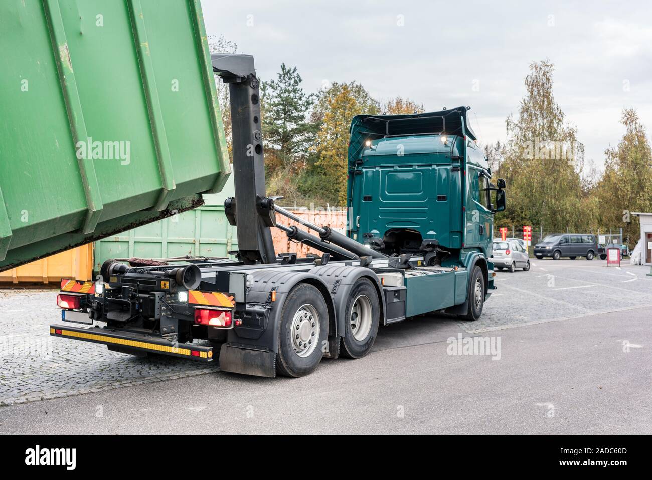 Container lkw verladung -Fotos und -Bildmaterial in hoher Auflösung – Alamy