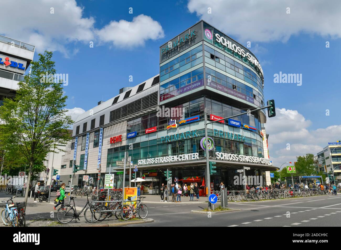 Shopping mall berlin steglitz schloss -Fotos und -Bildmaterial in hoher ...