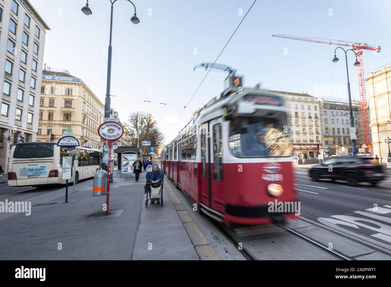 Hochgeschwindigkeits straßenbahn -Fotos und -Bildmaterial in hoher Auflösung – Alamy