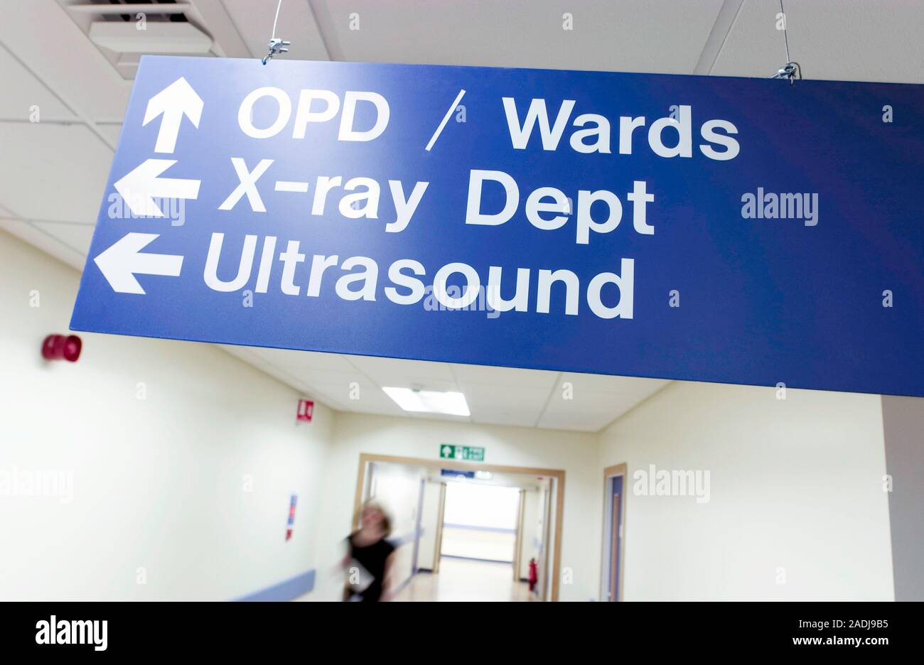 Krankenhaus Zeichen zeigen die Wegbeschreibung zum ambulanz Für (OPD ...