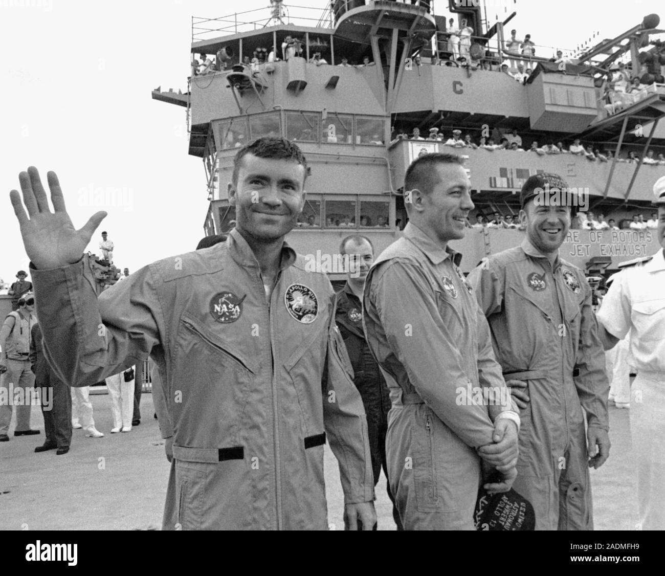 Apollo 13 Crew. Die Crew des Kranken - Apollo 13 Mission wave zu den ...