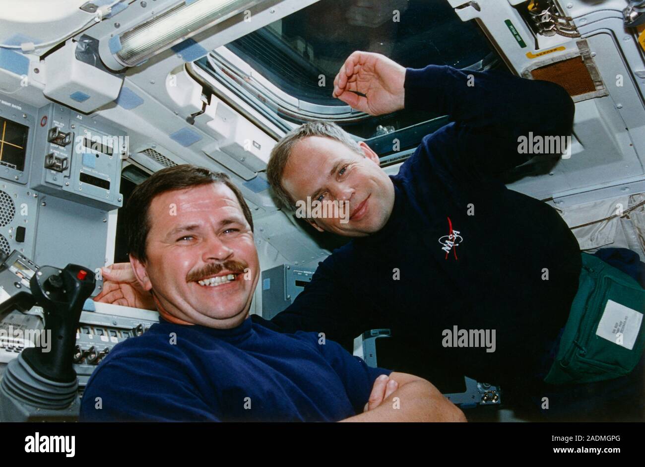 Mir-19 Crew. Kosmonauten Nikolai Budarin (links) und Anatoly Solovyev ...