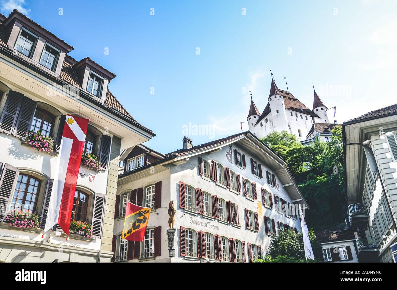 Altstadt in thun schloss thun -Fotos und -Bildmaterial in hoher ...