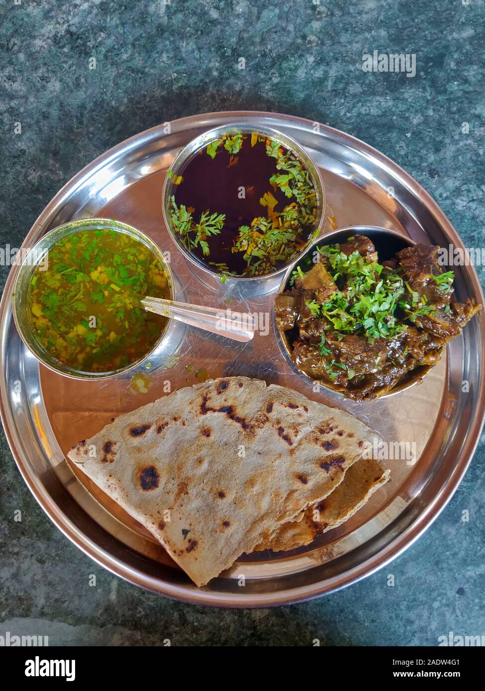 Thali gericht -Fotos und -Bildmaterial in hoher Auflösung – Alamy