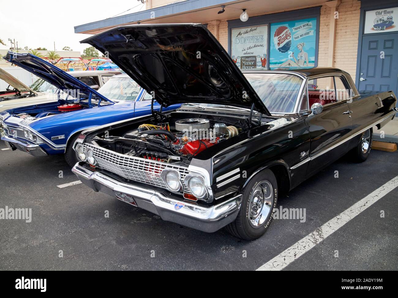 Klassische motorhauben -Fotos und -Bildmaterial in hoher Auflösung – Alamy