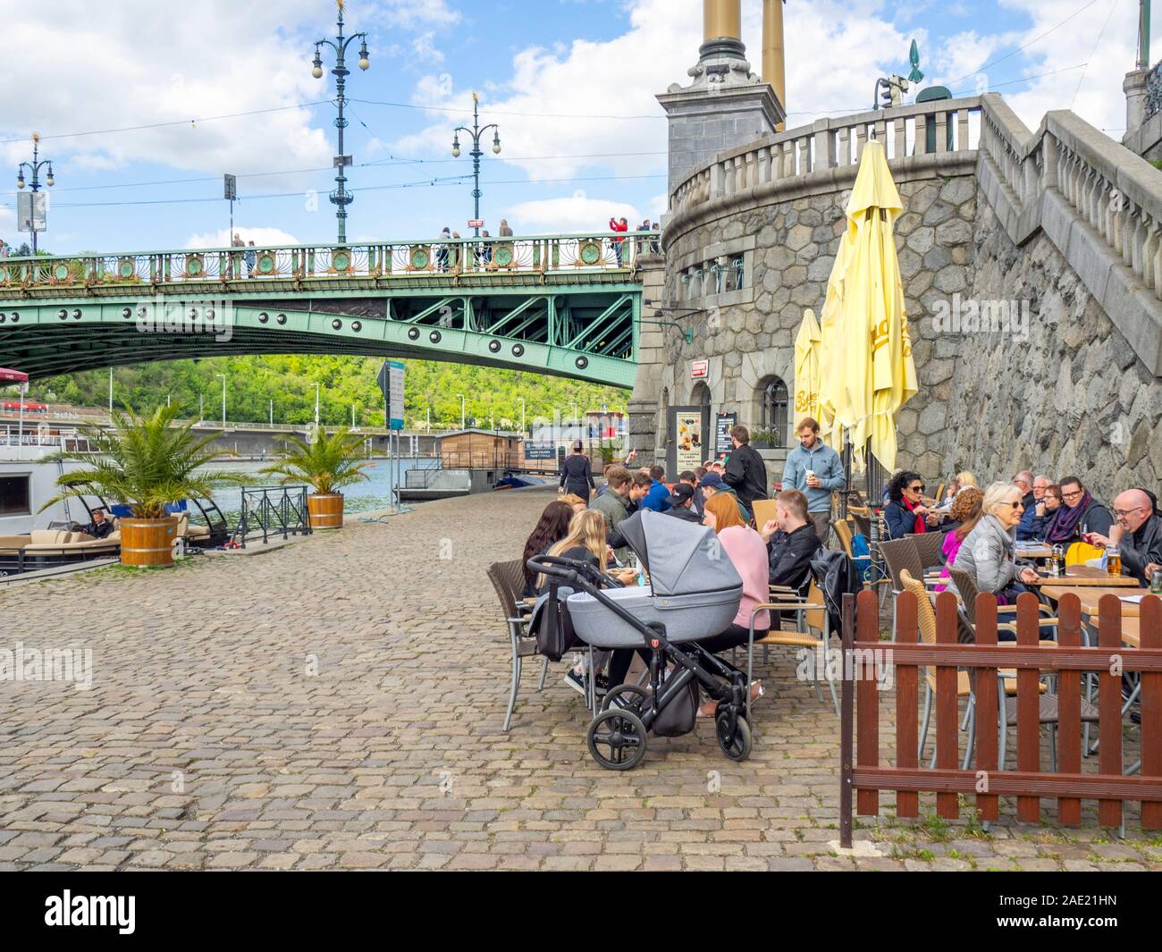 Restaurant staromestsky pilir -Fotos und -Bildmaterial in hoher ...