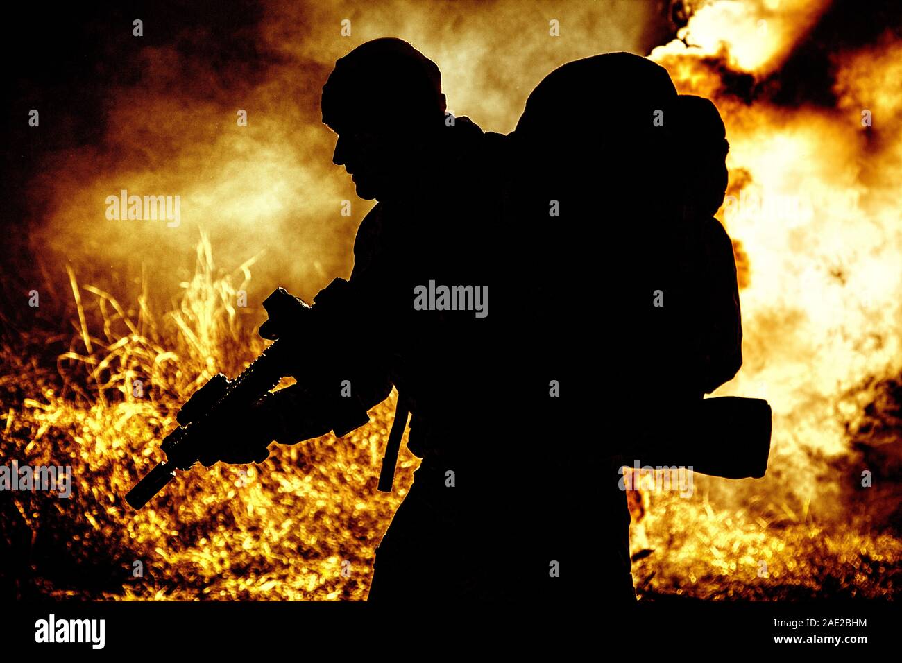 Brennendes schlachtfeld -Fotos und -Bildmaterial in hoher Auflösung – Alamy