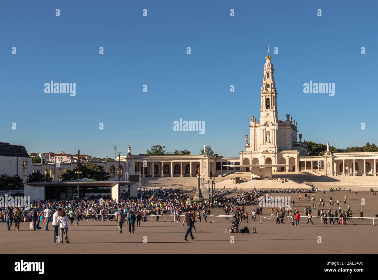 Fatima portugal pilgrims -Fotos und -Bildmaterial in hoher Auflösung ...