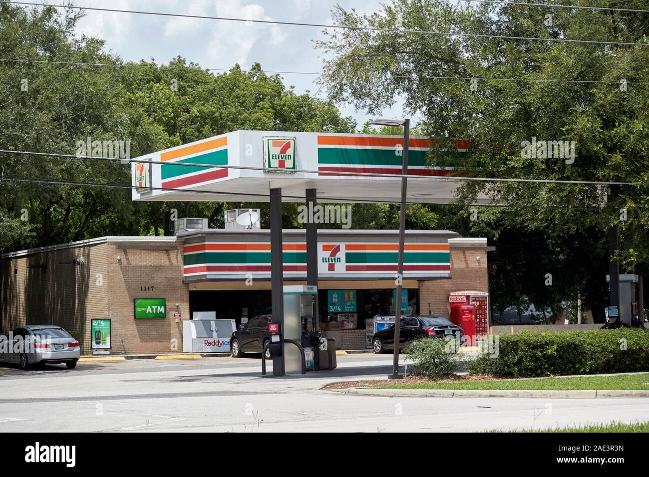 Tankstelle gas tankstelle laden stop gas stop -Fotos und -Bildmaterial ...